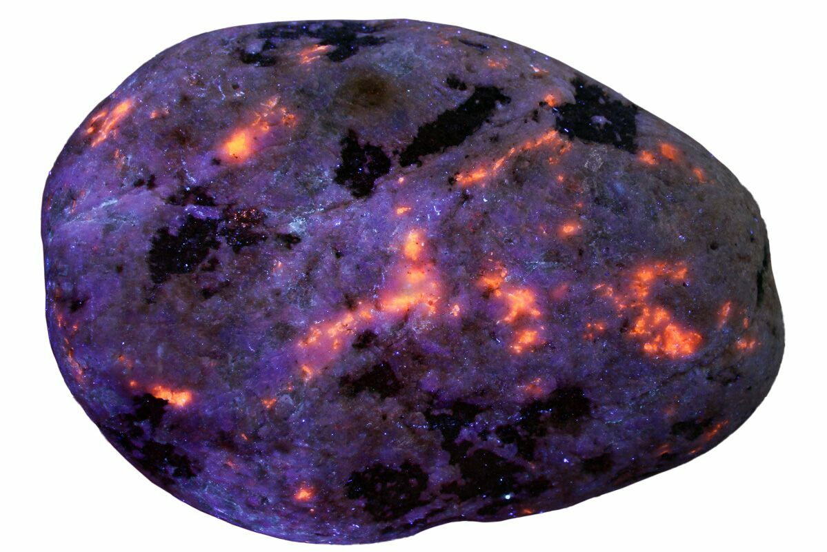 2.05" Highly Fluorescent Yooperlite Pebble - Michigan (#253921) For ...