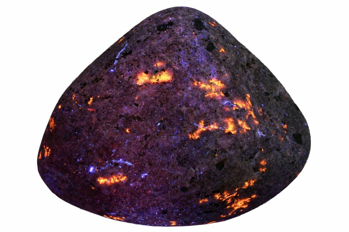 1.9" Highly Fluorescent Yooperlite Pebble - Michigan (#253927) For Sale ...